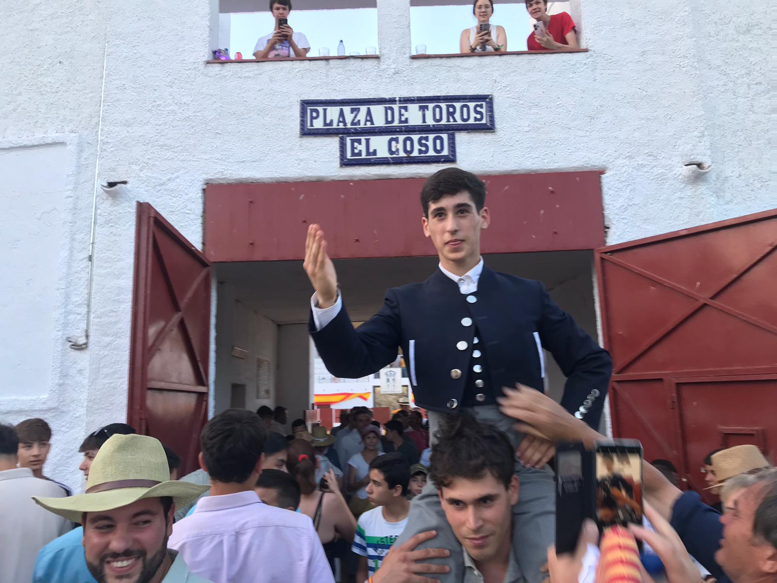 Rotundo triunfo de Rogelio Pajuelo en Almadén de la Plata - Guarismo ...