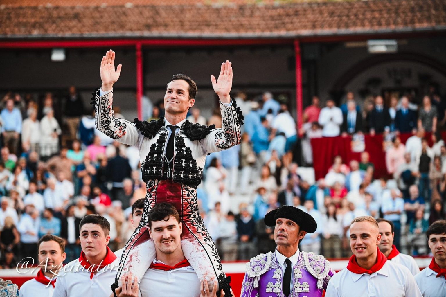 Daniel Luque abre la Puerta Grande en el inicio de Azpeitia - Guarismo ...